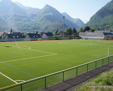 Installation de gazon synthétique avec Arnaud Sports à Toulouse et Albi